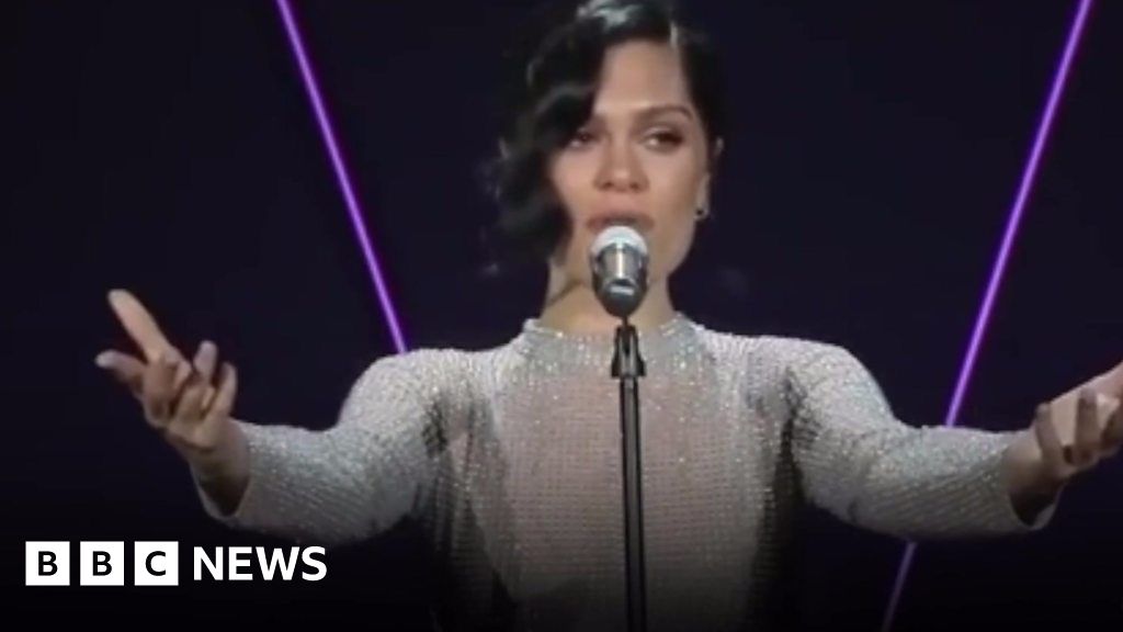 Singer Jessie J wins Chinese equivalent of X Factor - BBC News