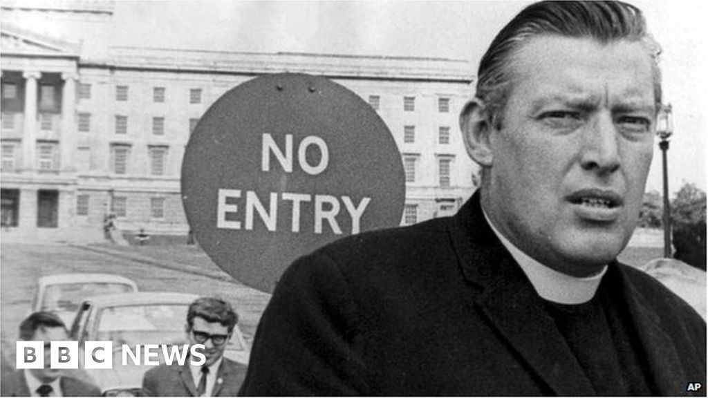 From behind bars: Ian Paisley's prison letters go on display - BBC News