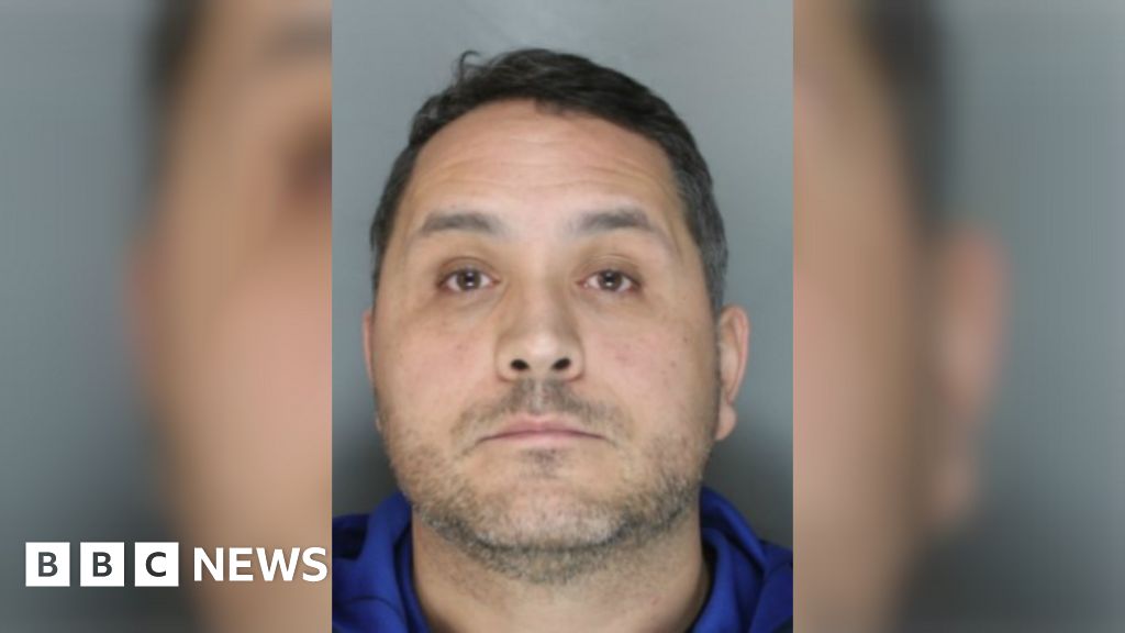 Merseyside police officer Stephen Cloney jailed for tipping off ...