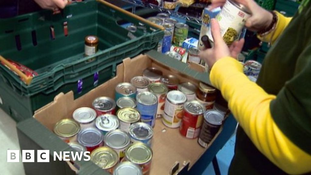Food bank use could be highest in 12 years, say Trussell Trust - BBC News