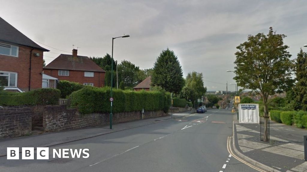 Sneinton: Assault charge after man seriously injured in fight - BBC News