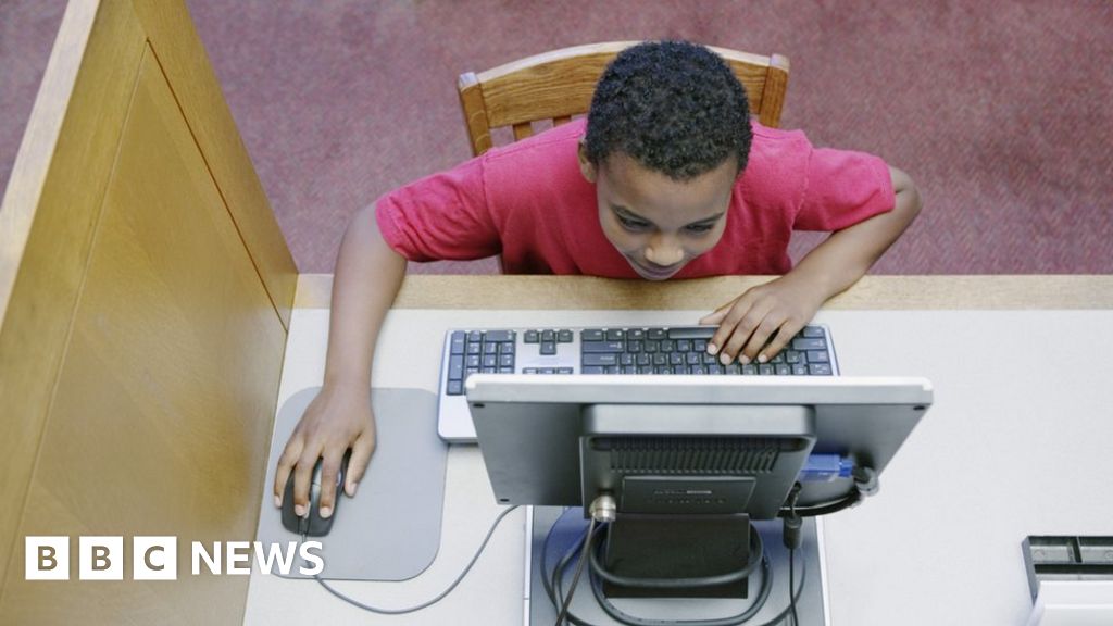 Book borrowing figures show library habits are changing - BBC News