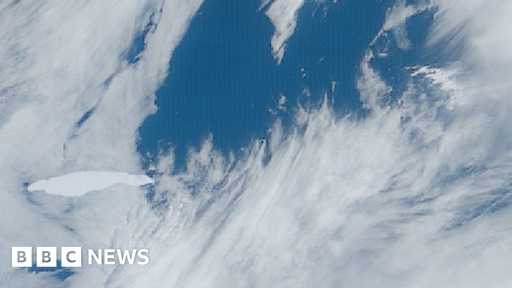 Weather satellite captures drift of giant iceberg - BBC News