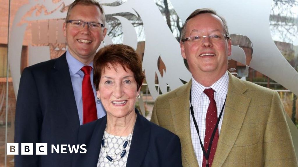 Devolution deal for North of Tyne councils agreed - BBC News