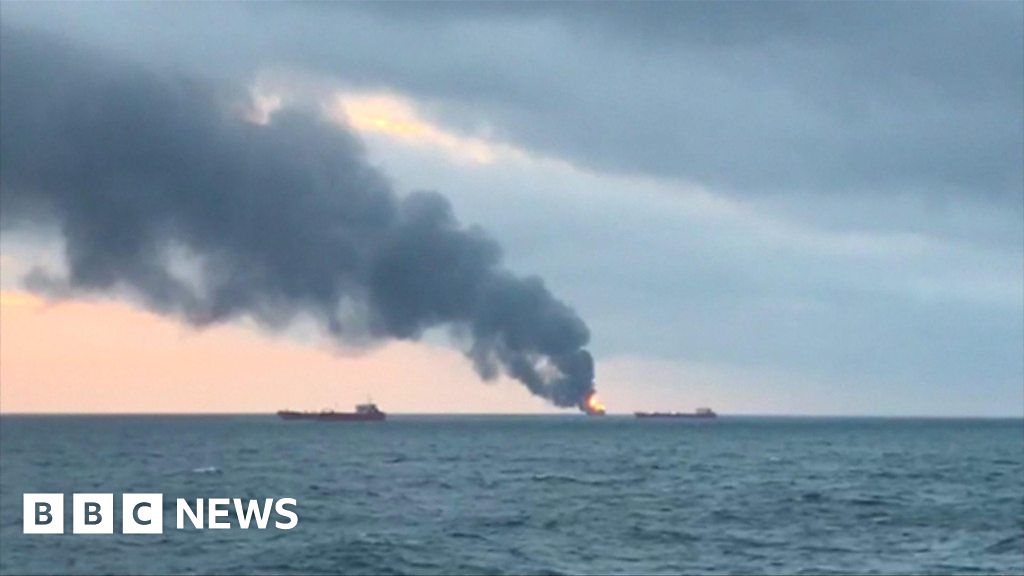 Explosion sets ships ablaze in Kerch Strait off Crimea - BBC News