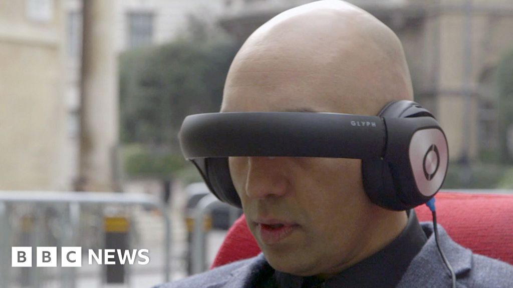 A wearable personal cinema system and other gadgets - BBC News