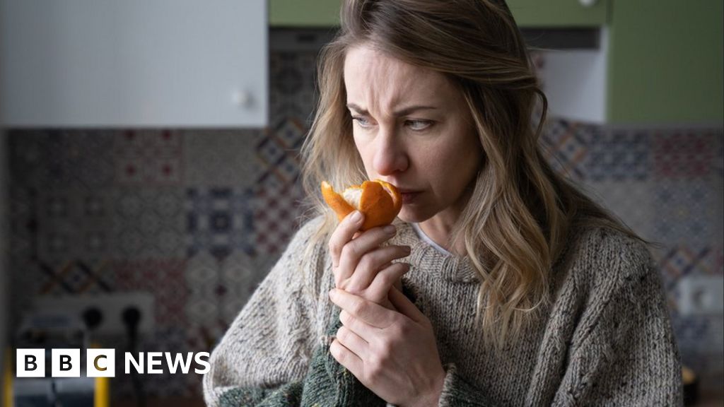 Reading: Smell training workshop to help Covid sufferers