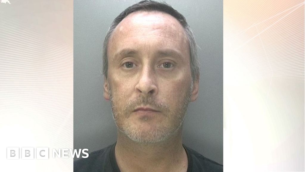 Sutton Coldfield man killed mother and left body 'for weeks' - BBC News