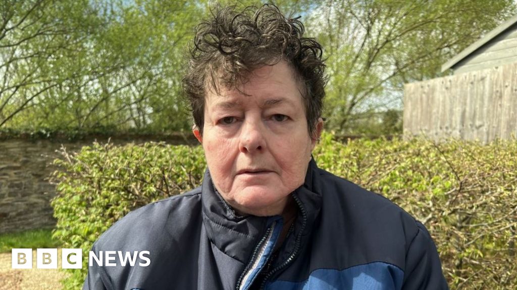 Richard Scatchard: Woman left with flashbacks of corpse - BBC News