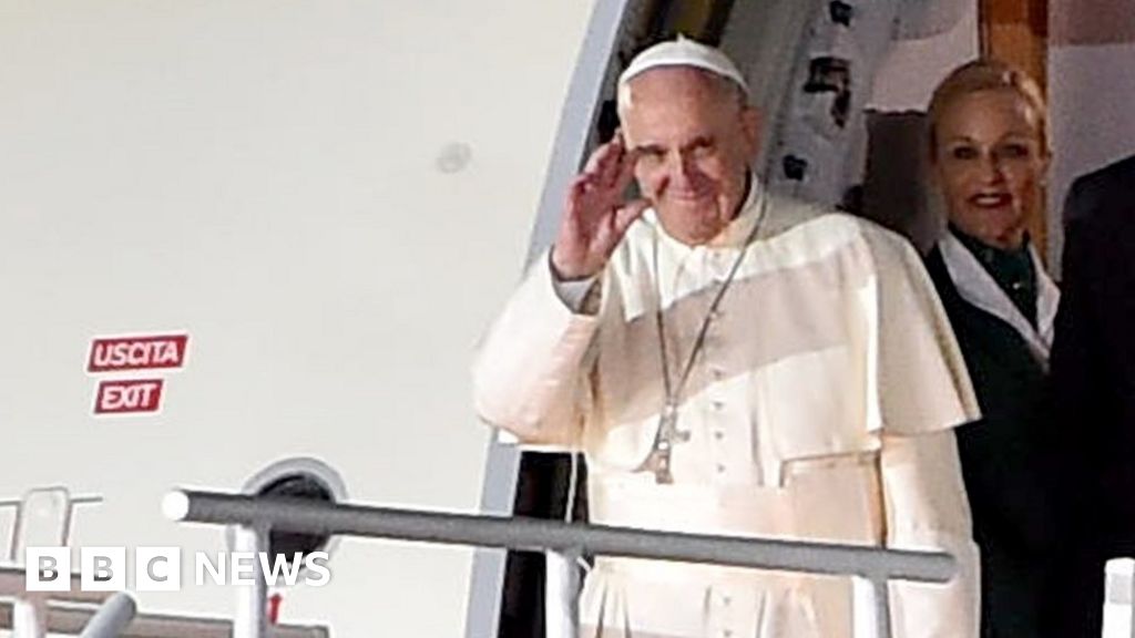 Pope's plane reports laser flash during Mexico landing - BBC News