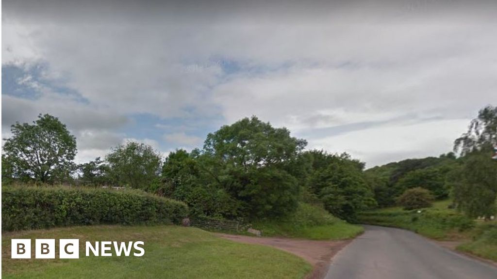 Stourport-on-Severn: Boy, nine, dies in off-road vehicle crash - BBC News
