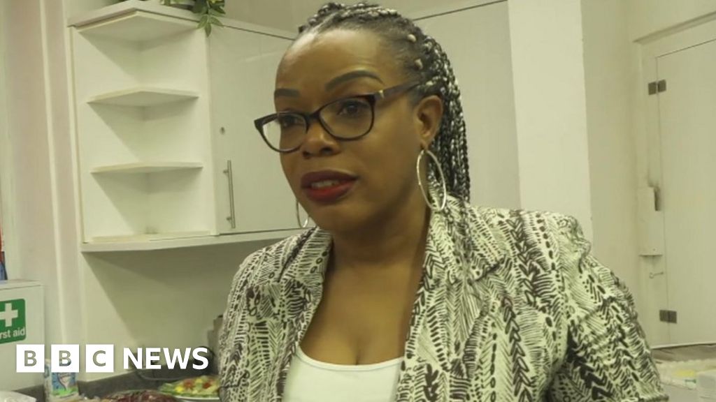 Cost of living: 'Warm haven' offers help for Newham families - BBC News