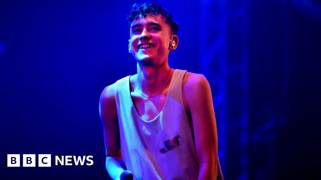 Years & Years singer Olly Alexander is the Brits’ biggest fanboy - BBC News