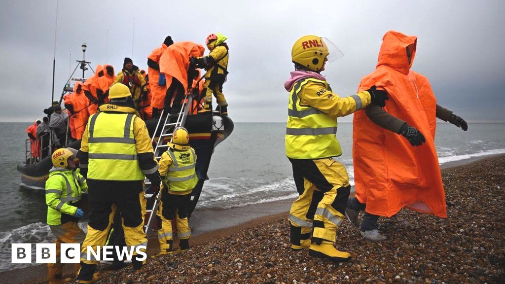Plans to house migrants on ferries to be announced - BBC News