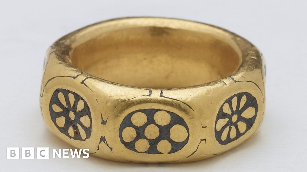 Herefordshire Viking hoard to go on display for first time - BBC News