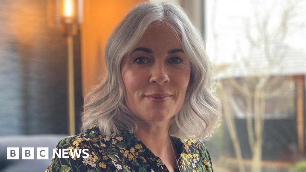 Cancer survivor in smear test plea to women - BBC News