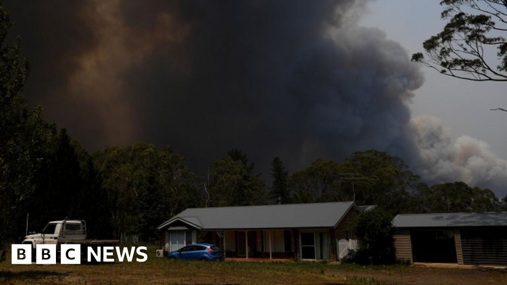 Australia fires: Travel warnings issued over 'catastrophic' conditions ...