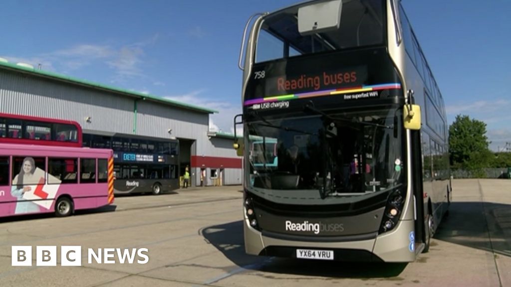 Reading Buses apology after false alarm - BBC News
