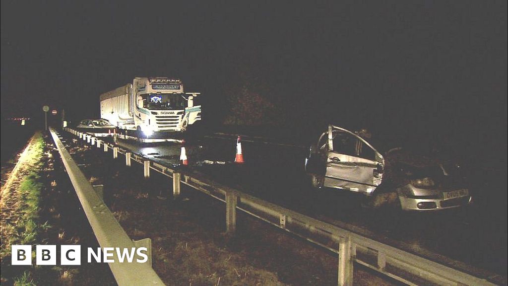 Newry crash kills two members of one family - BBC News
