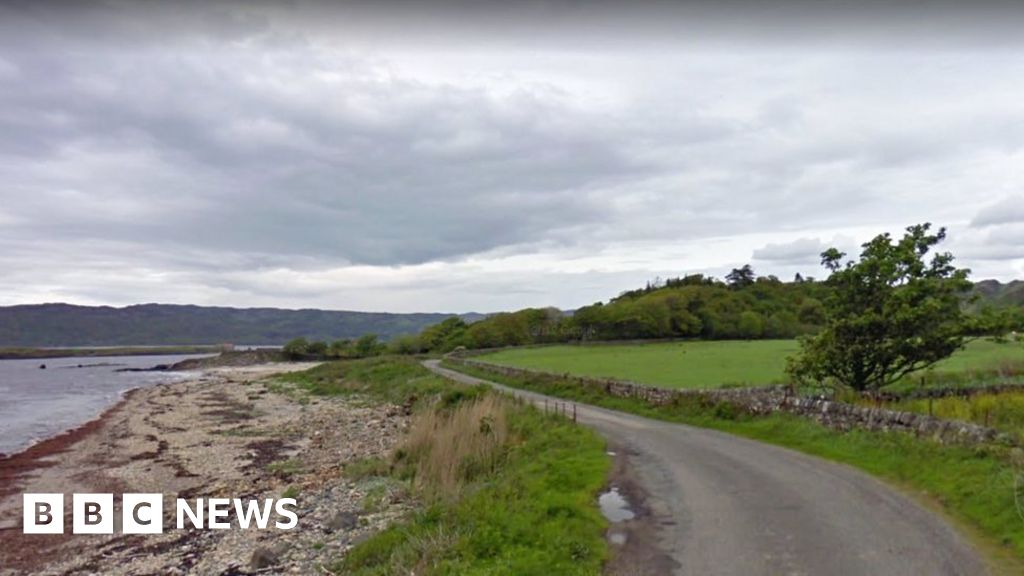Two people found dead after crash near Ormsary, Argyll - BBC News