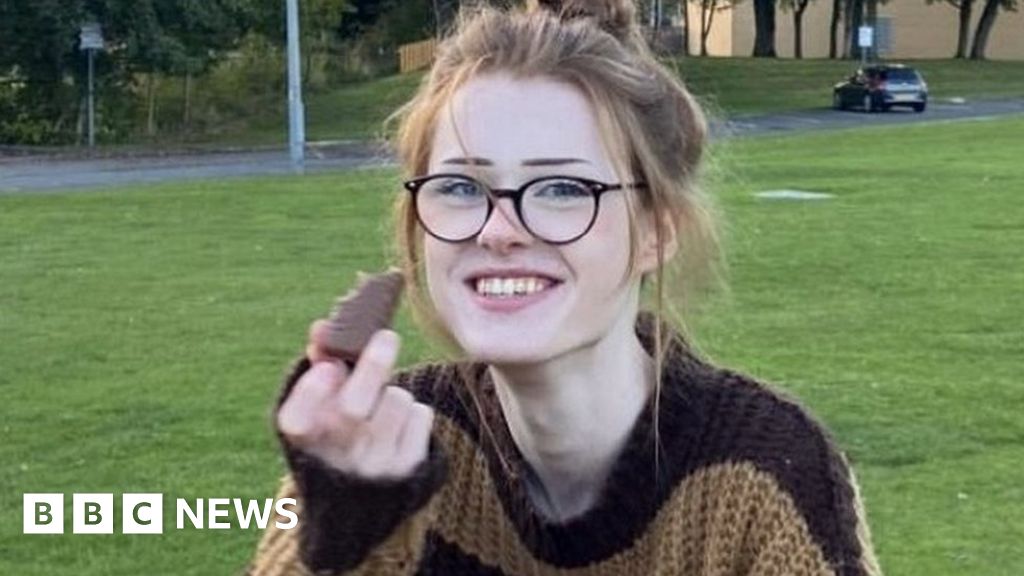 Why teenagers who killed Brianna Ghey can be named - BBC News