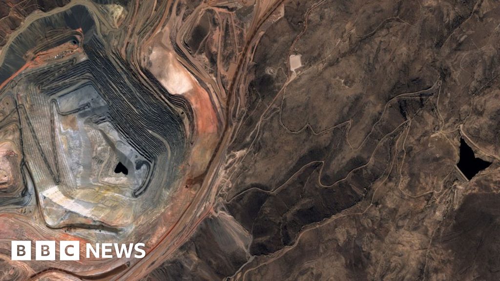 Peru's first satellite pictures huge copper mine - BBC News