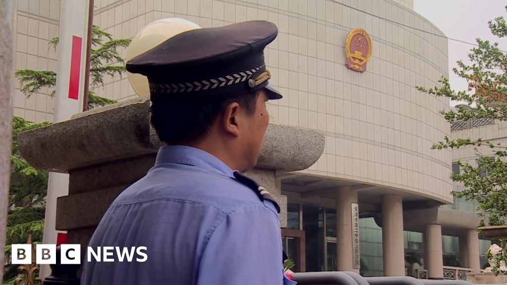 China show trials: Families and journalists kept away - BBC News