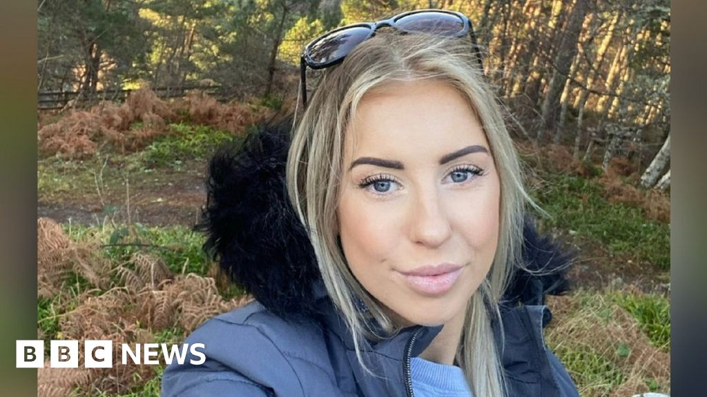 Leeds woman who miscarried fined for claiming free prescription - BBC News
