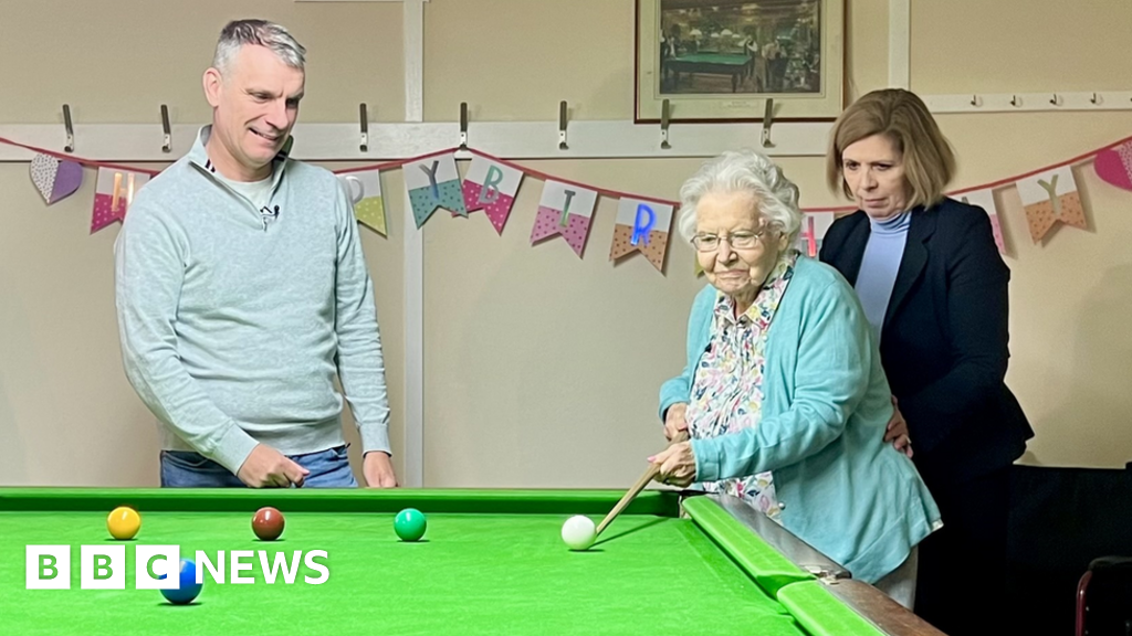 Eastbourne woman has professional snooker lesson for 101st birthday ...