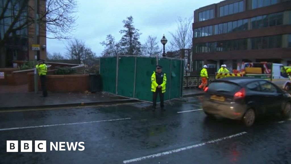 Guildford fatal 4x4 crash claims second victim - BBC News