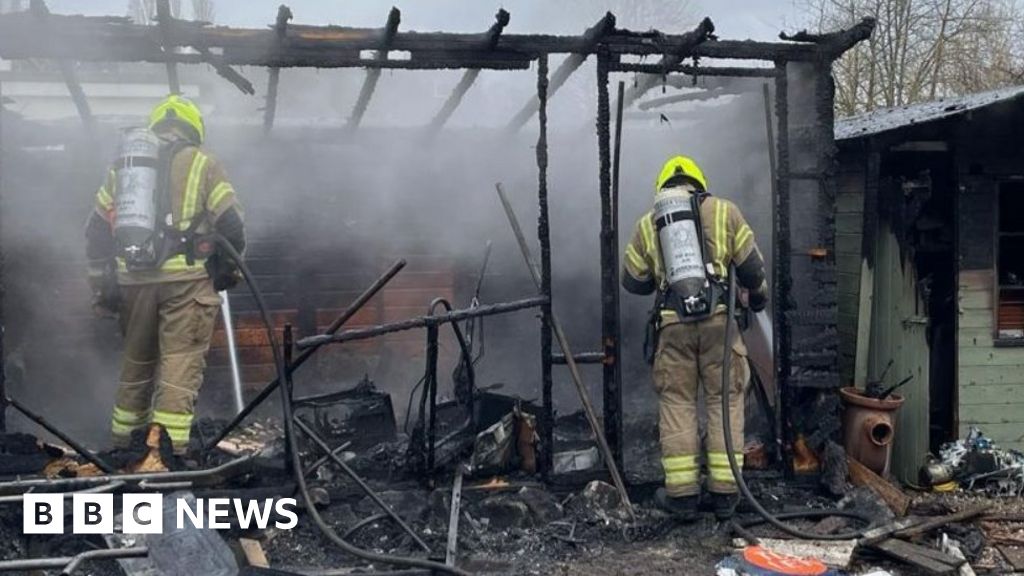 Charging and electrical warning after two Essex fires - BBC News