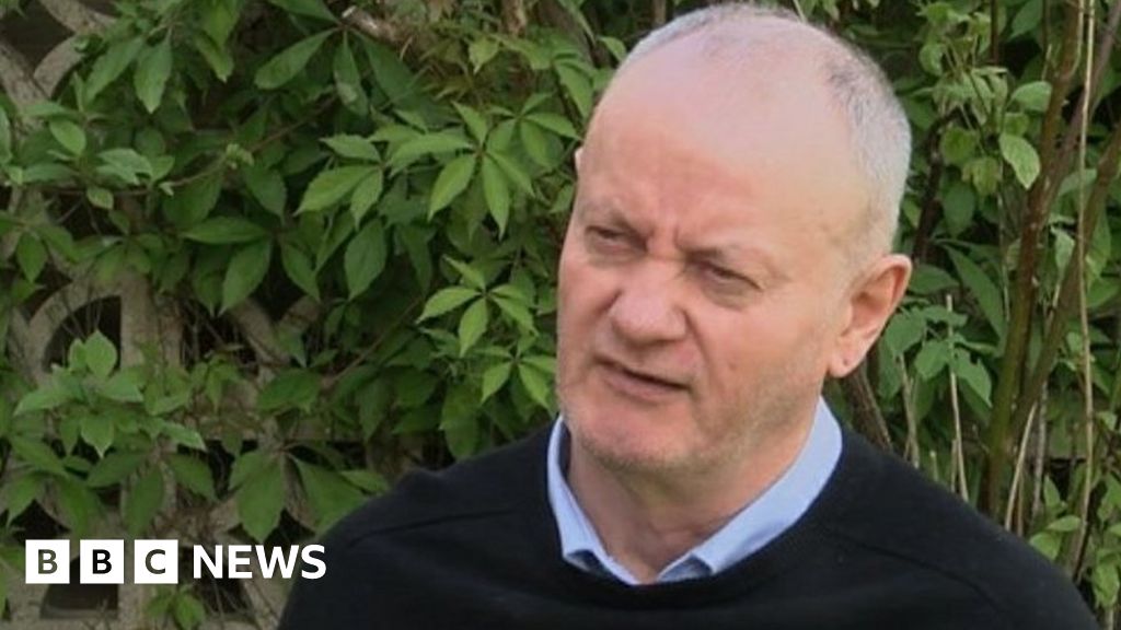 Julia Pemberton's brother Frank Mullane backs law change - BBC News