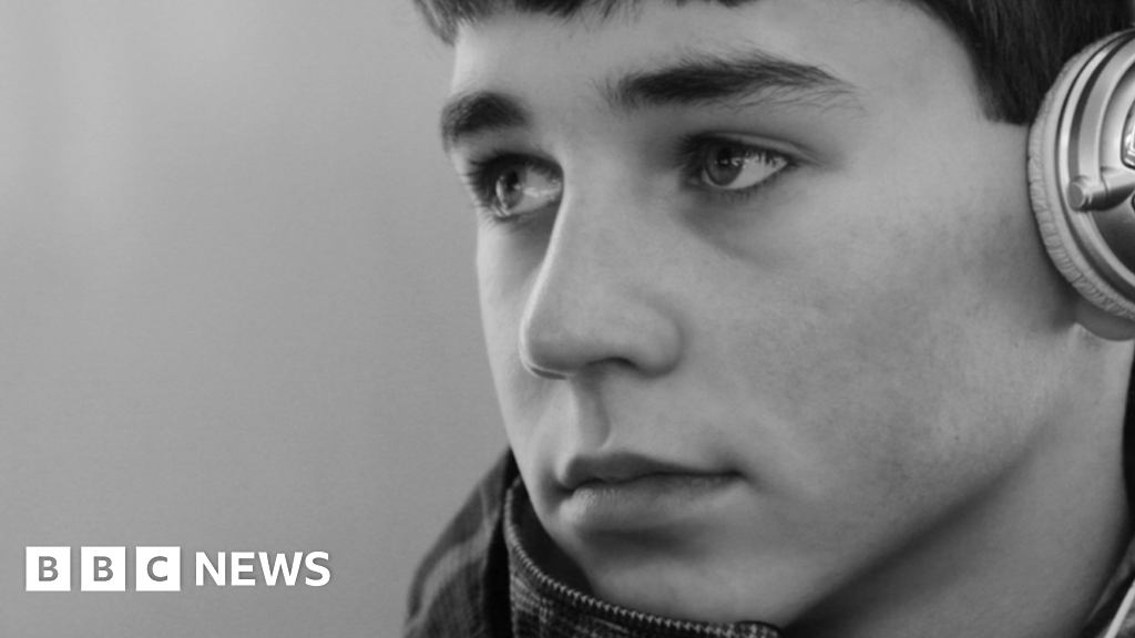 How to spot child drug couriers campaign
