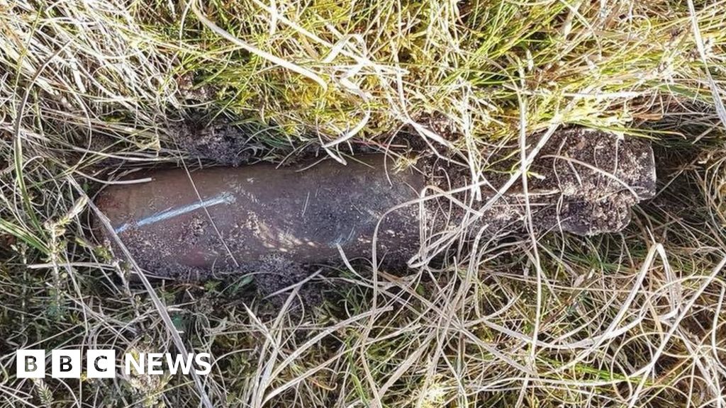 Navy safely detonate unexploded WW2 ordnance in Smeale - BBC News