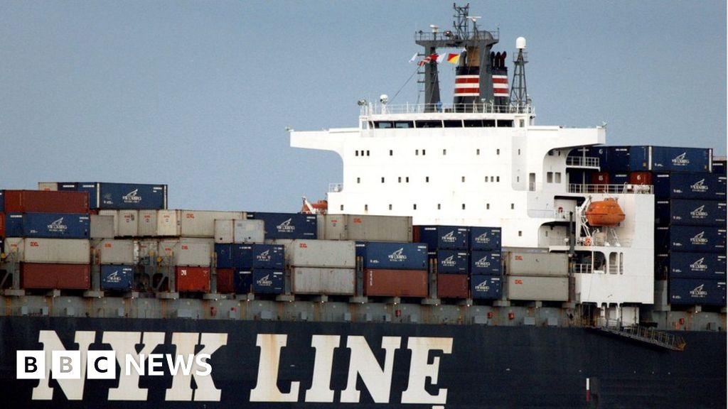 Japan shipping companies plan container merger - BBC News