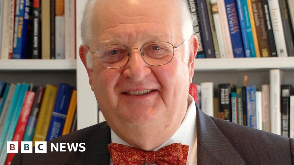 The work of Nobel prize-winning economist Angus Deaton - BBC News