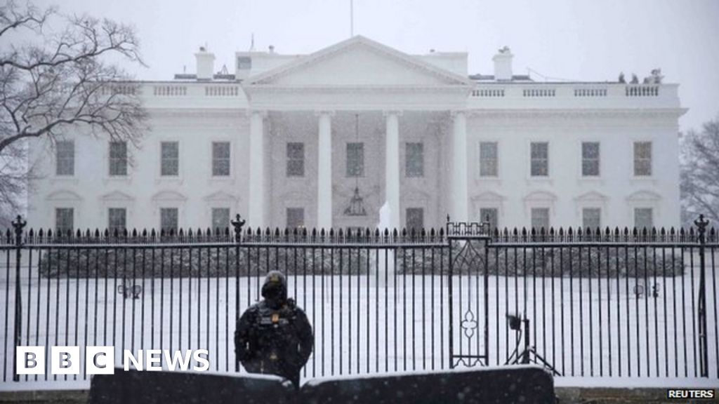 US blizzard: Two feet of snow due to fall on east coast - BBC News