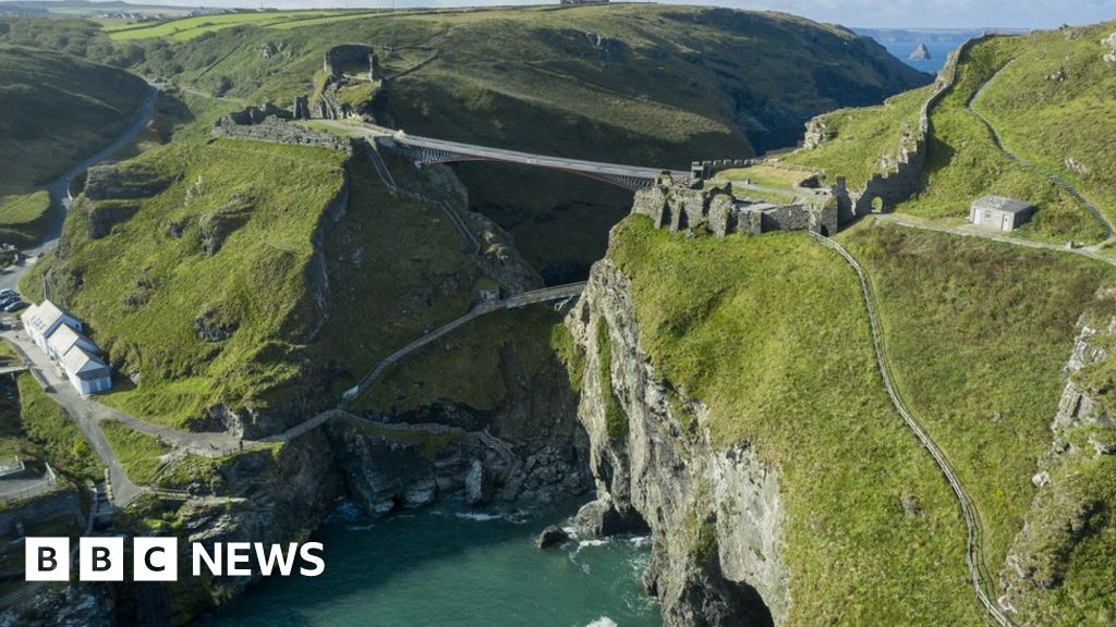 Tintagel Castle bridge opening delayed by weather - BBC News