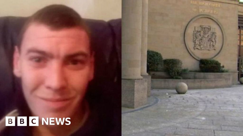 Bridge murder trial told of man holding onto railings