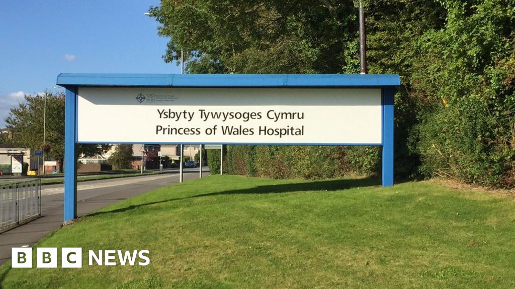 Bridgend hospital care: No public inquiry, says Jones - BBC News