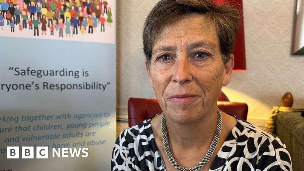 Clear strategy crucial to tackle self-neglect, review author says