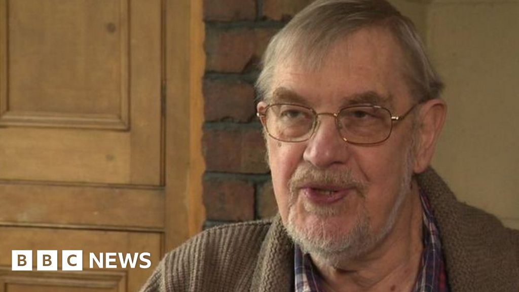 Lord Peter Smith: Wigan Council leader steps down after 27 years