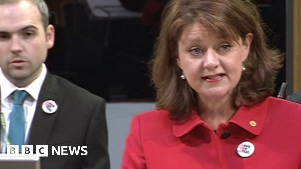 Leanne Wood: Labour's smearing of Plaid will not be forgotten - BBC News