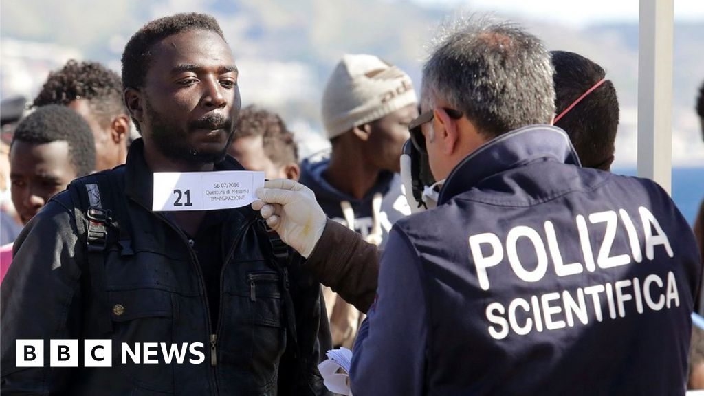 Migration crisis: Italy threatened by national crisis - BBC News