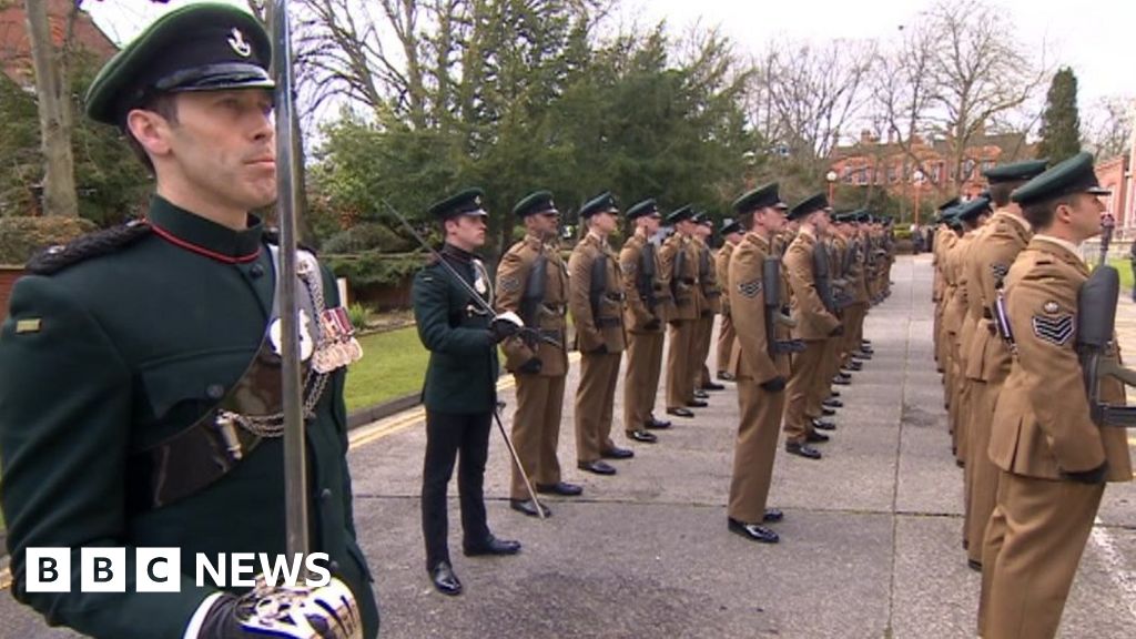 Rifles march through Swindon in Freedom of the Borough parade - BBC News