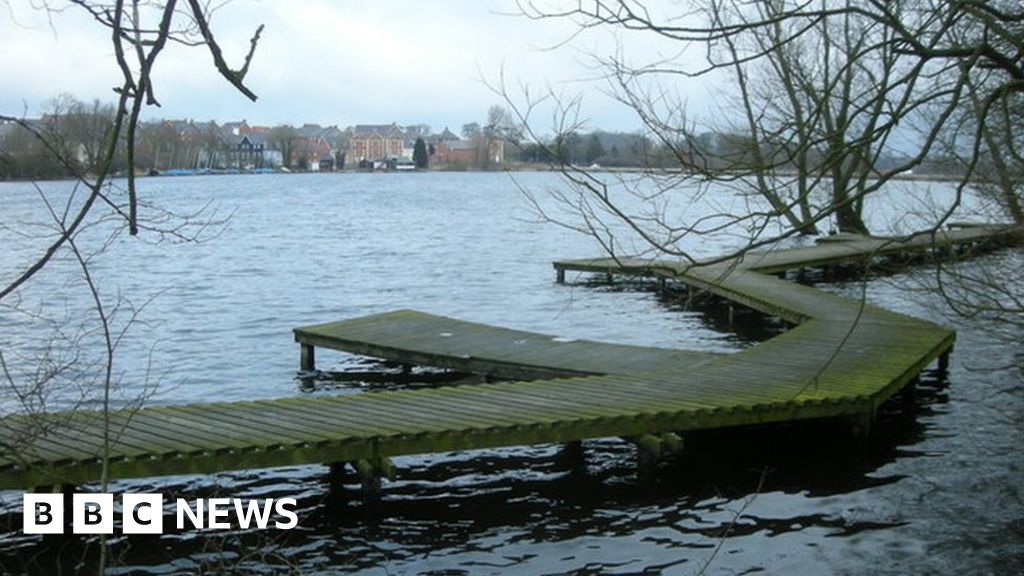 Daventry: Man in 'difficulty' dies despite Drayton Reservoir rescue ...