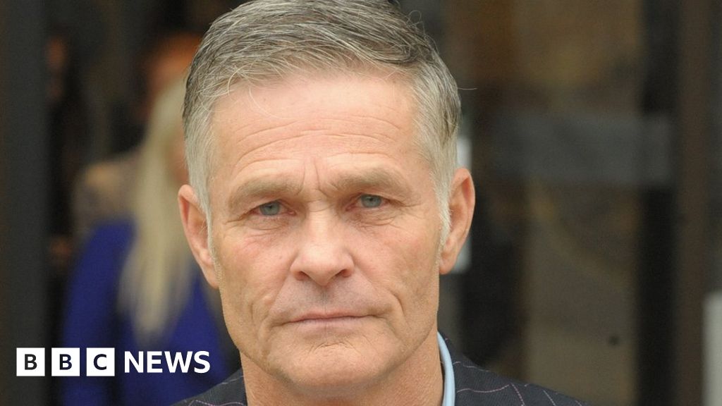 Russell Stirton drugs trial witness jailed for contempt - BBC News