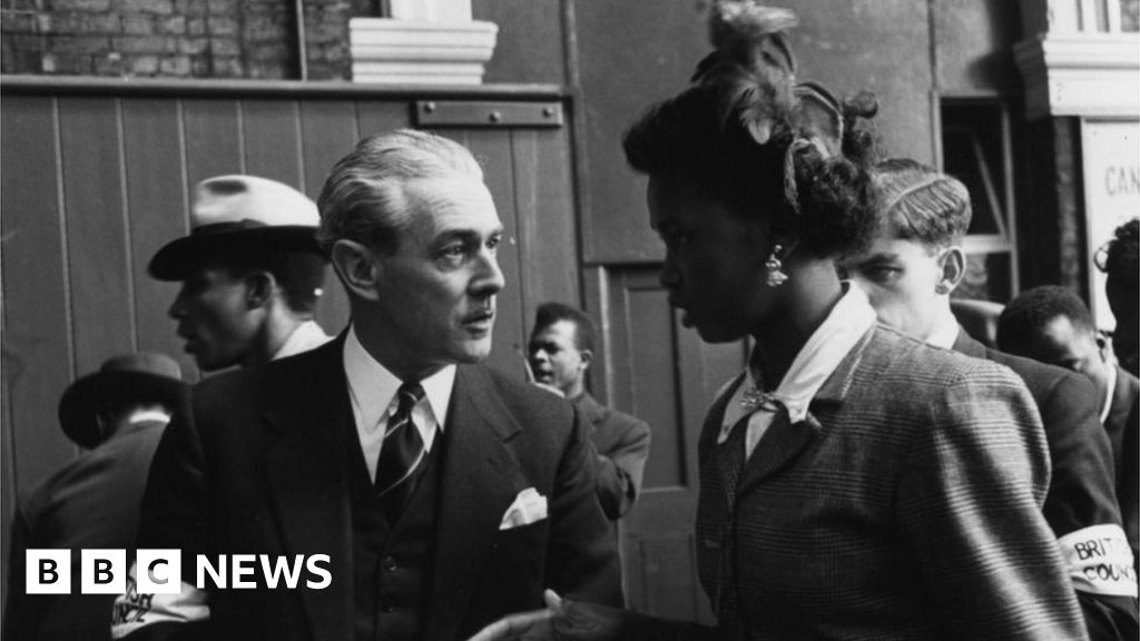 Windrush generation: Dozens of new cases investigated - BBC News