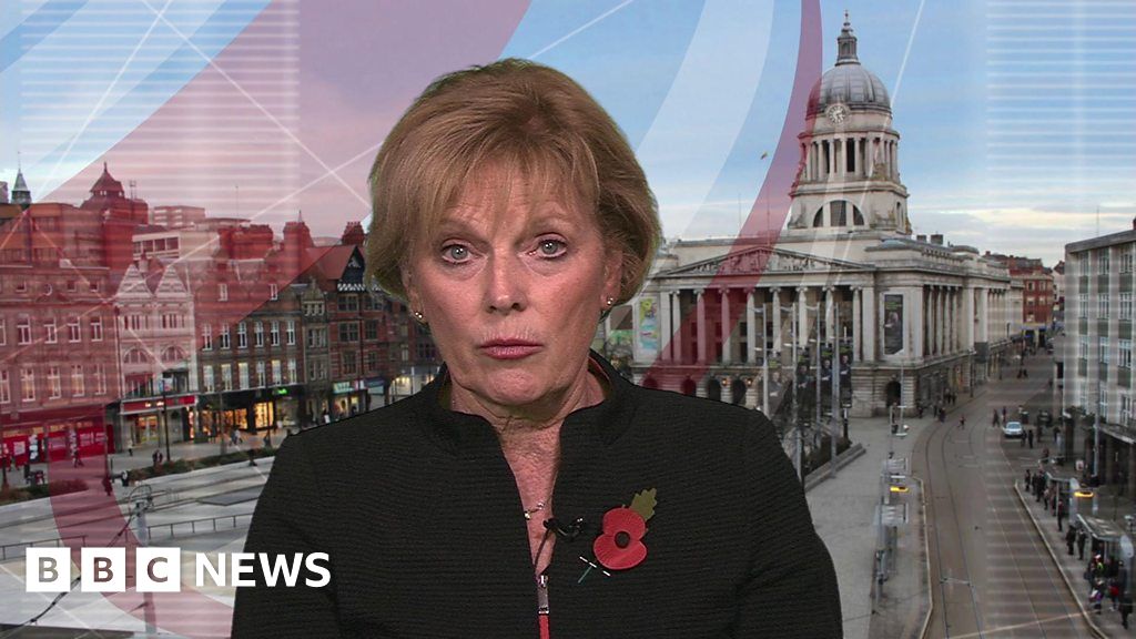 Anna Soubry's mother and partner threatened in letters - BBC News