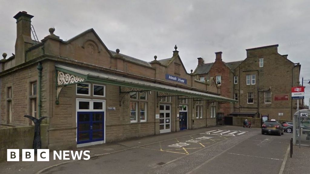 Gunman tried to steal single cigarette at Arbroath railway station ...